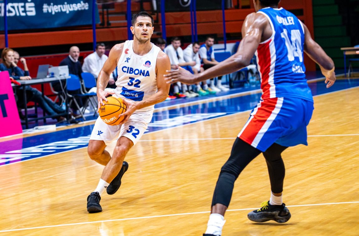 Cibona pobijedila Alkar | KK Cibona